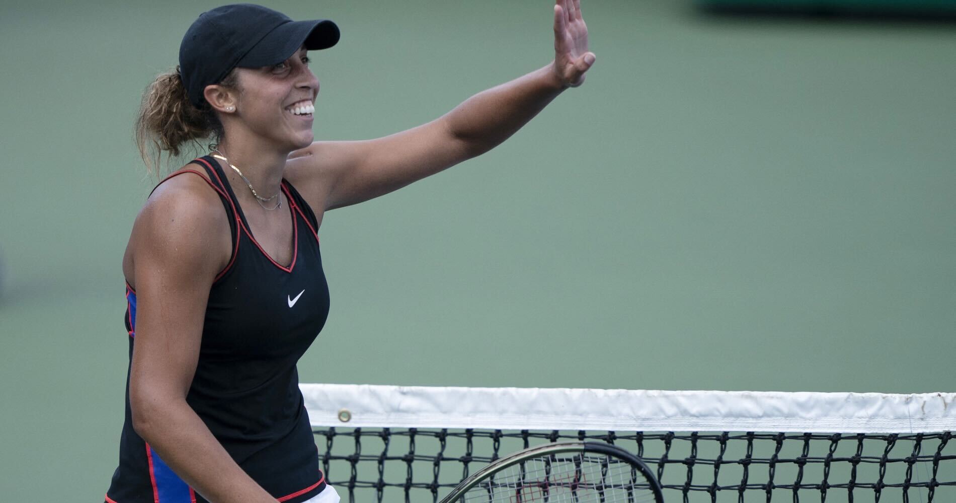 Keys beats Rybakina, first into semi-finals