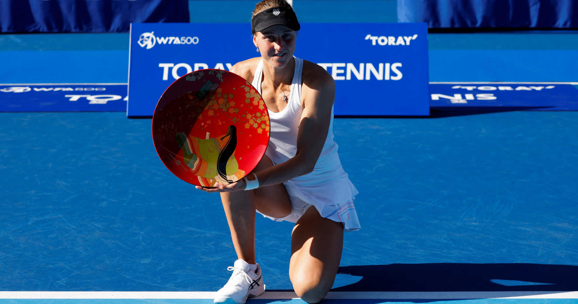 Tennis: Samsonova beats Zheng to win Tokyo