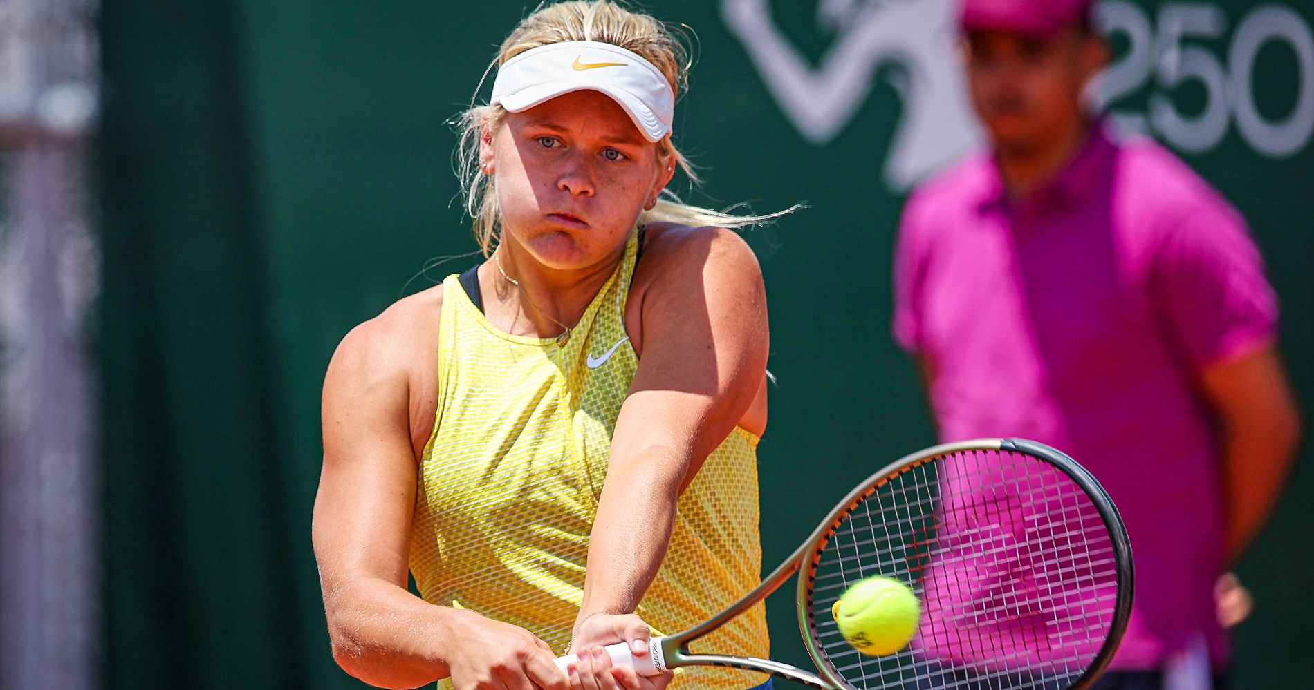 Madrid Open: Stearns through to second round - Tennis Majors