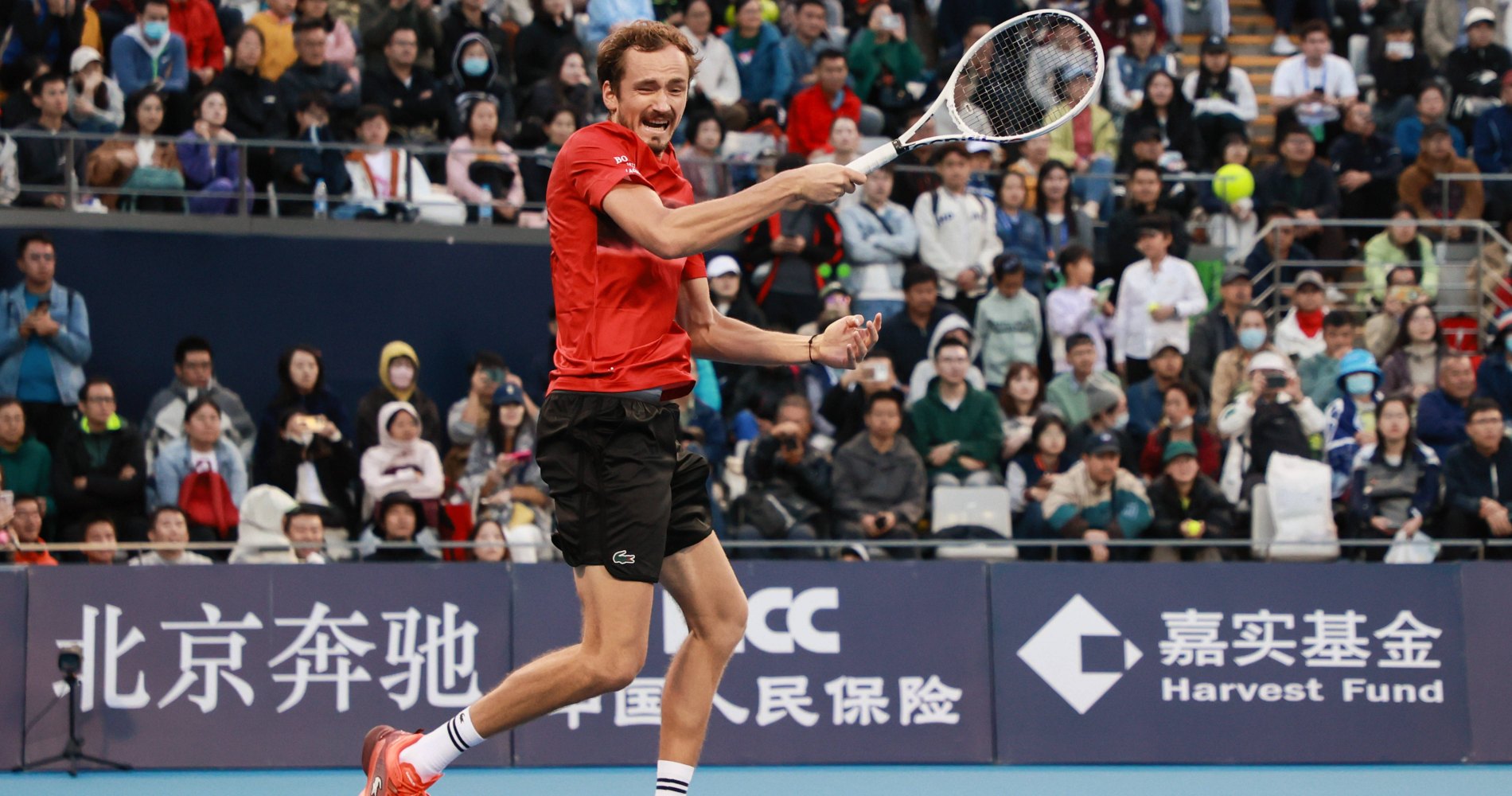 Shanghai Masters: Medvedev edges Arnaldi to reach last 16 - Tennis Majors